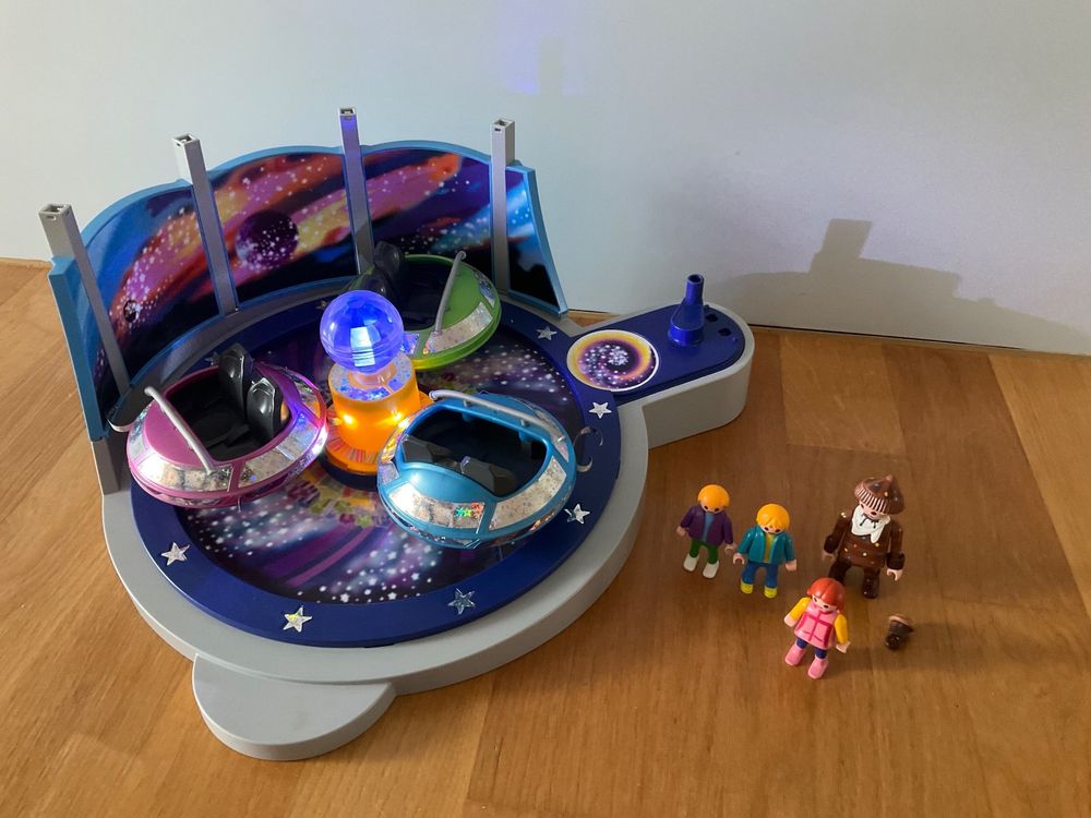 Playmobil 5554 Chilbi Karussell Jahrmarkt mit Licht 4 Fig (Gebraucht ...