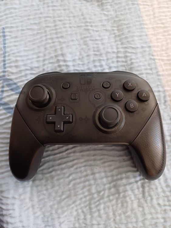 PRO CONTROLER ORIGINAL NINTENDO SWITCH (Gebraucht) in Villars-le ...