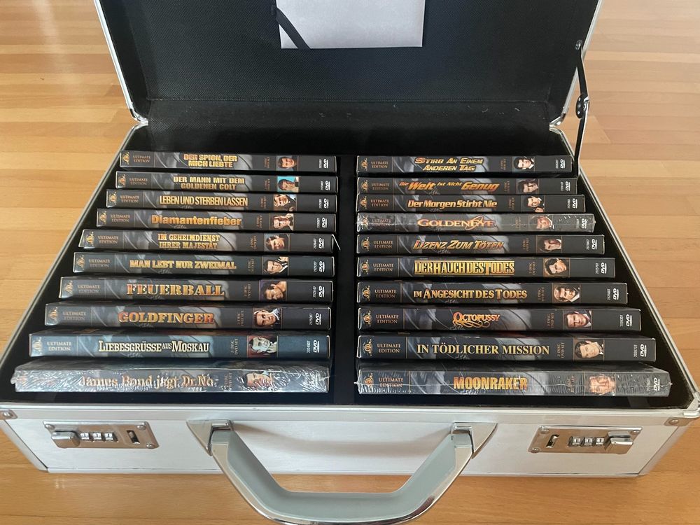 James Bond Ultimate Edition Koffer (Gebraucht) in Zürich für CHF 21 ...