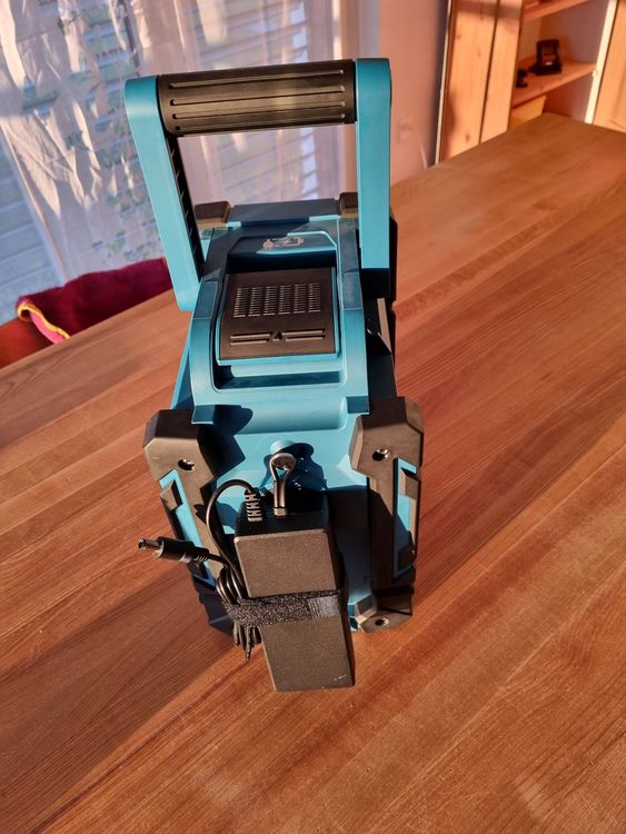 Makita DMR 301 Makita Baustellen Radio integr. Akkuladegerät | Kaufen ...