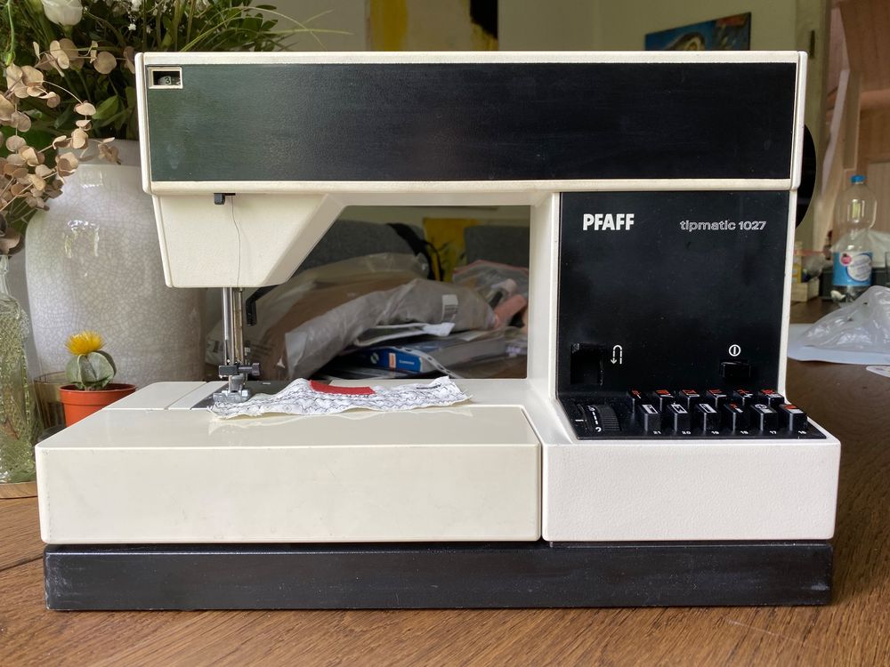 Nähmaschine PFAFF tipmatic 1027, ab Service, ab Fr. 1.-- (Gebraucht) in ...