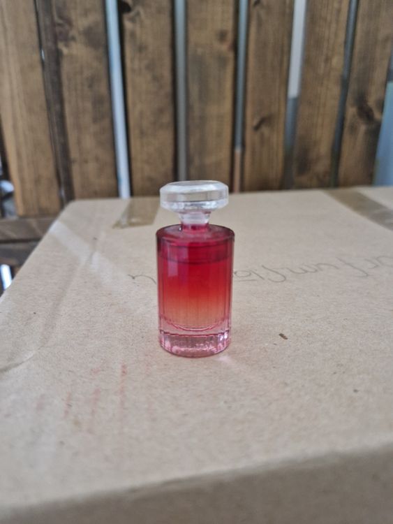 Mini Parfum Magnifique Lancome (Defekt) in Zürich für CHF 10 – mit ...