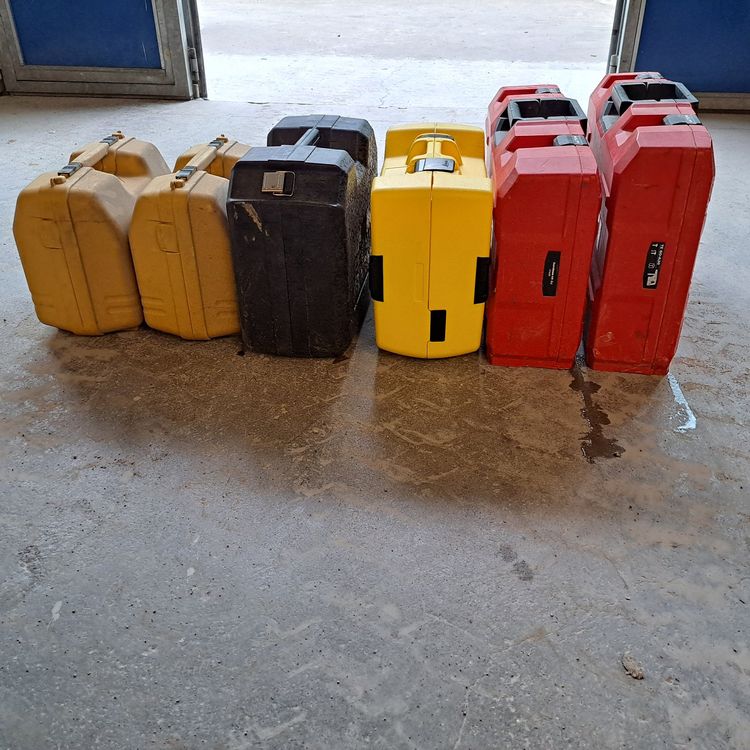 Hilti Koffer/Boxen Set, verschiedene Modelle & Farben! (Gebraucht) in ...