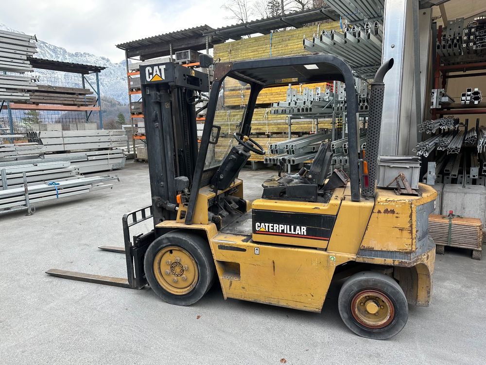 Stapler CAT V40E zu verkaufen (Gebraucht) in Mols für CHF 5000 – nur ...