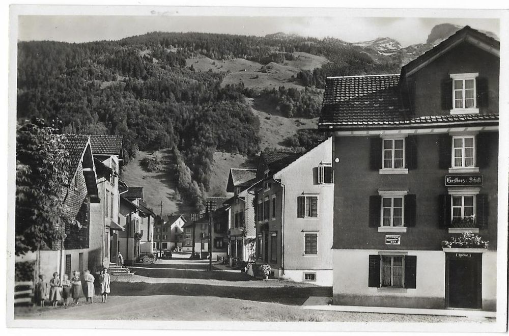 MUOTATHAL: Strasse mit Gasthaus Schäfli, Foto-AK ~1935 (Gebraucht) in Engelburg für CHF 38 – mit ...