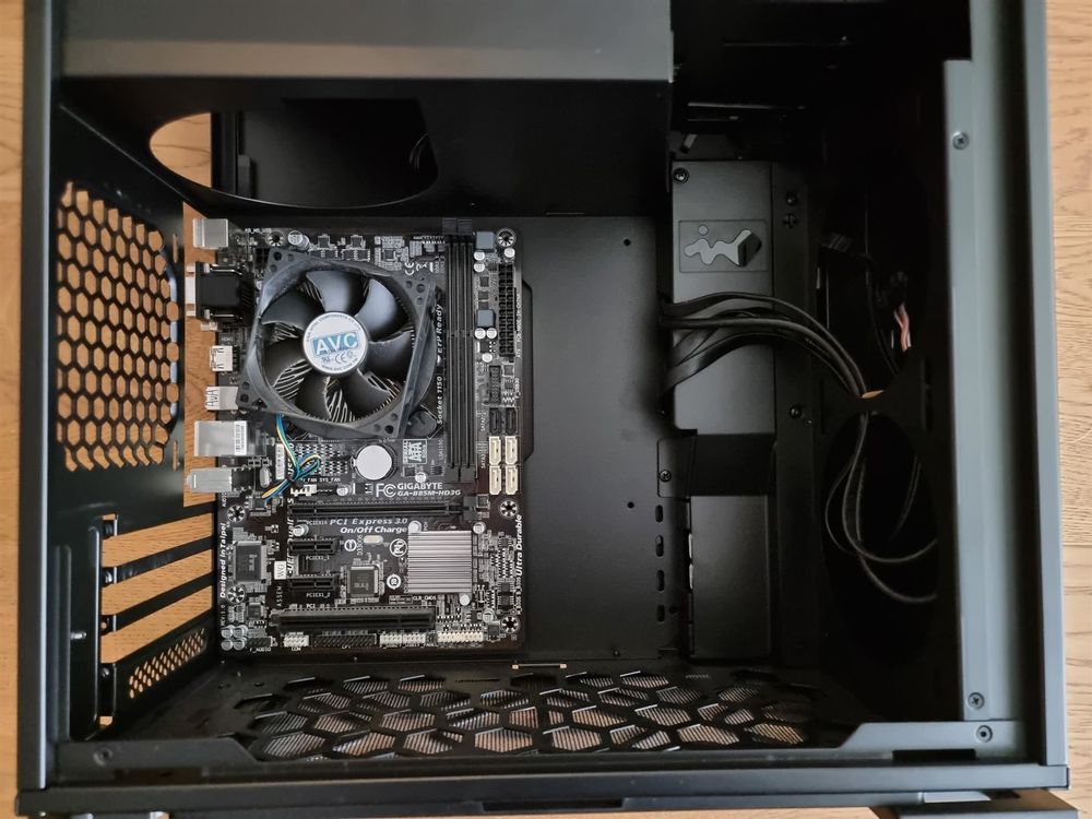 PC Gehäuse mATX In Win RGB, Glas (Neu (gemäss Beschreibung)) in Weiach ...