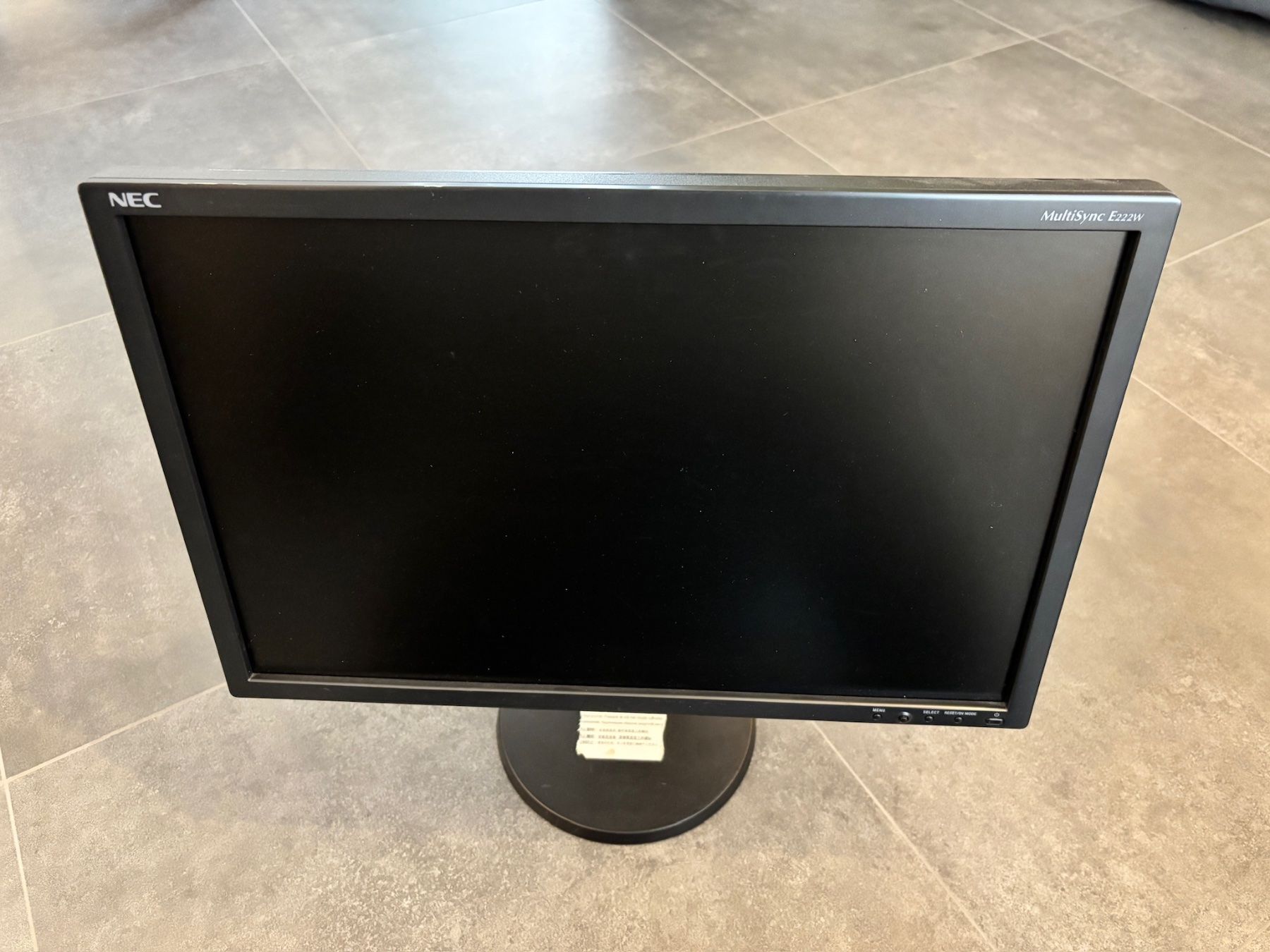 NEC MultiSync E221W – 22 Zoll Monitor inkl. VGA-HDMI-Adapte (Gebraucht ...