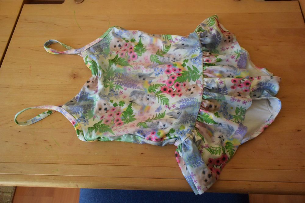 Hübsches Badekleid für Ihre kleine Prinzessin, H&M, 122-128 (Gebraucht) in Densbüren für CHF 5 ...