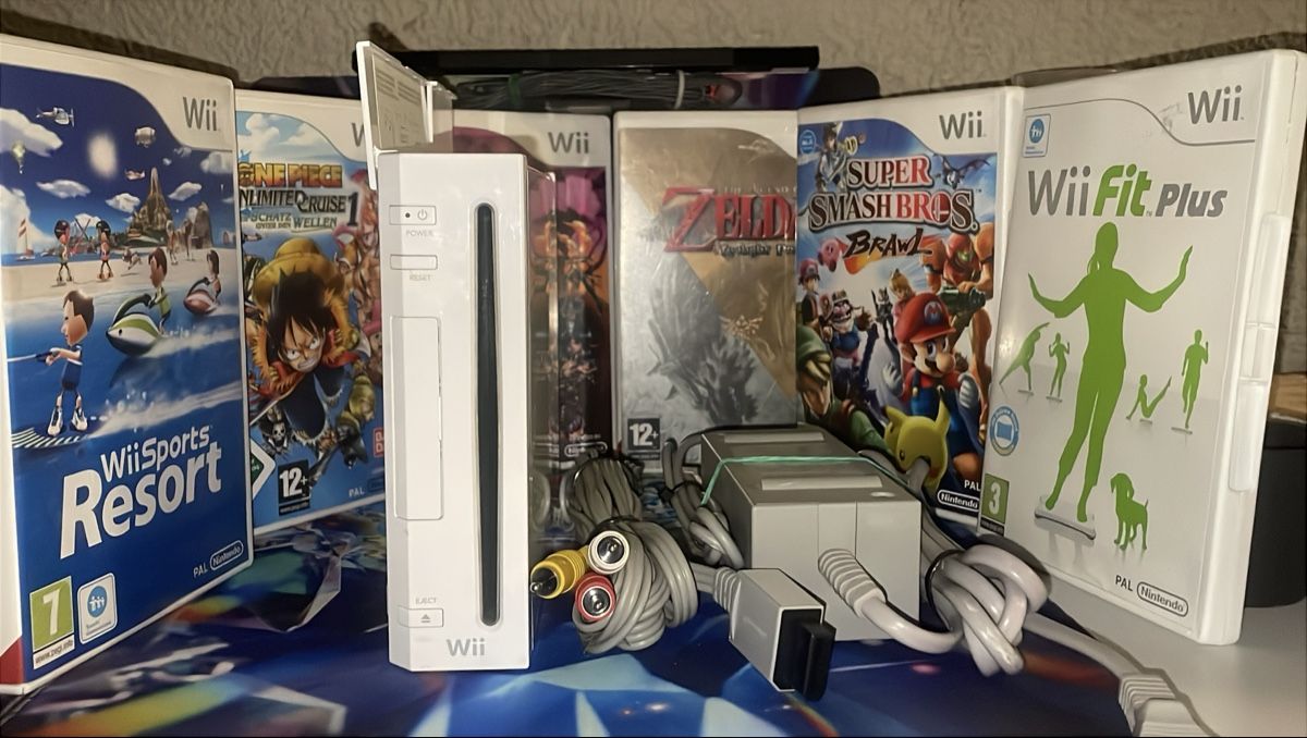 Nintendo Wii: Wie Neu mit 7 LTD Games / 1 Joystick Nunchucks (Gebraucht ...