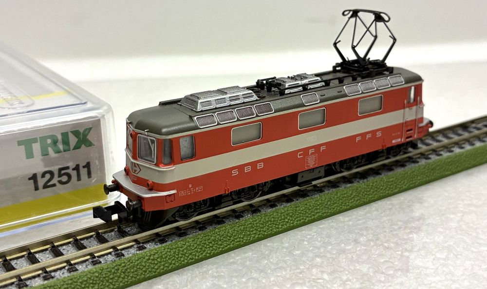 minitrix 12511 N= Re 4/4 SBB 11103 Cremeschnitte - in OVP (Neu (gemäss Beschreibung)) in Thun ...