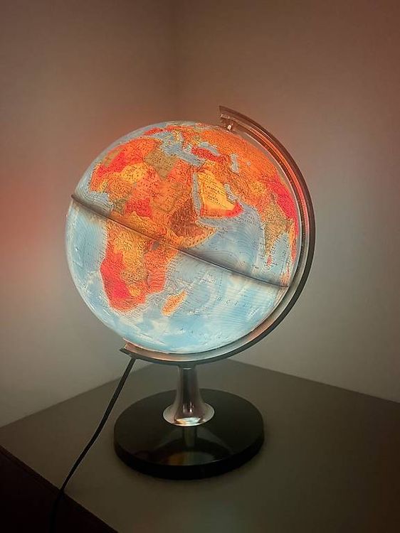Lampada mappamondo in rilievo geografica e politica (Gebraucht) in Breganzona für CHF 19 – nur ...