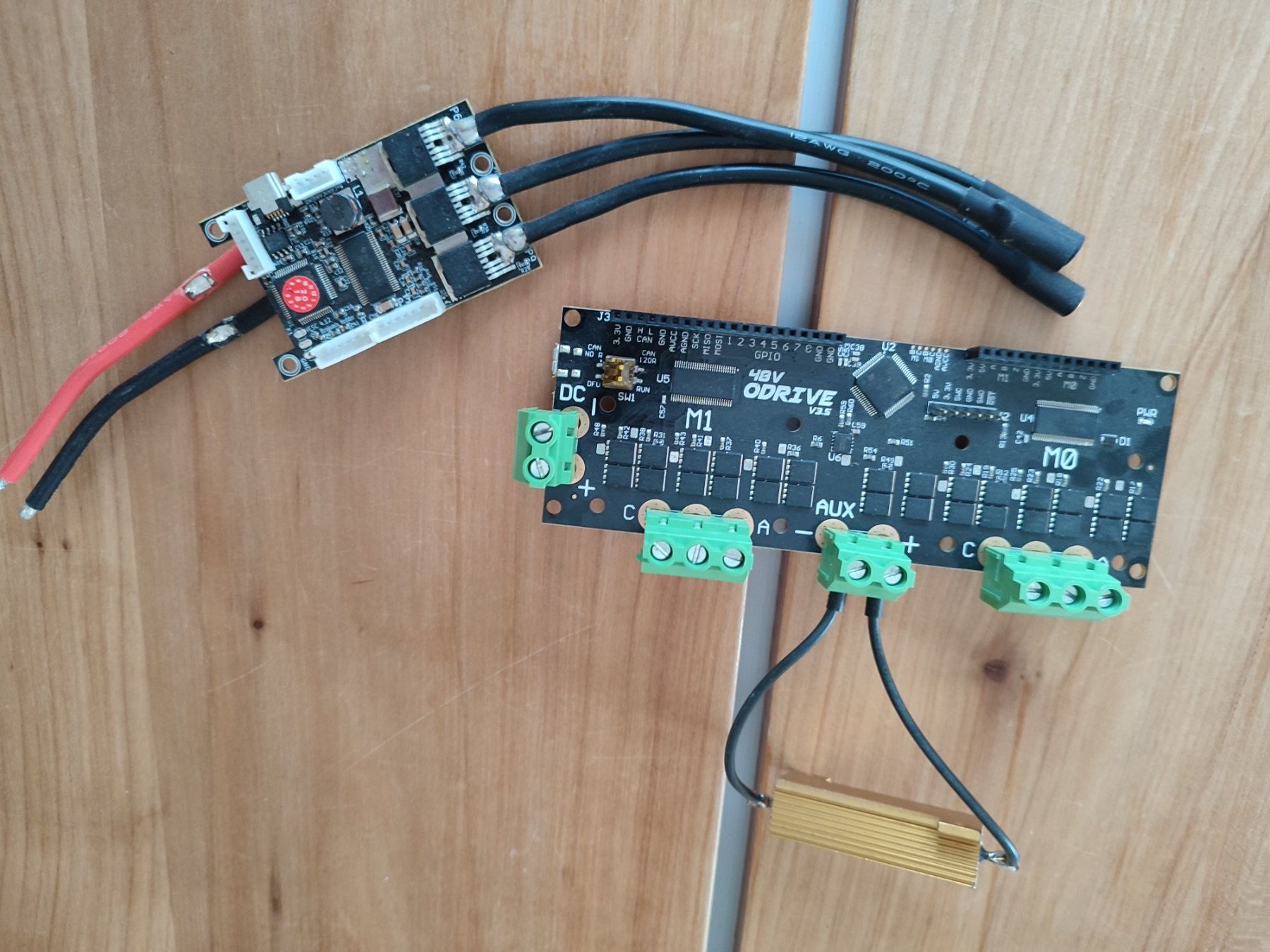 Odrive V3.5 48 V und vedder.se VESC 4.12 – Motorcontroller P (Defekt) in Wetzikon ZH für CHF 1 ...