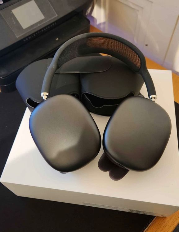Stilvolle Airpods Max Black Week Ebenbild