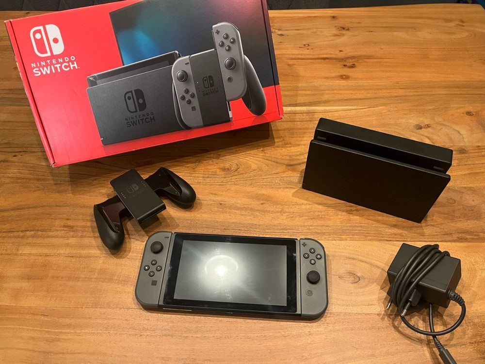 Nintendo Switch Konsole Modell HAC-001(-01) - Grau | Kaufen auf Ricardo
