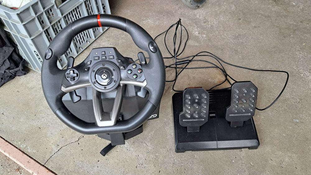 Hori Racing Wheel mit Gas/Bremspedal (Gebraucht) in für CHF 53 – mit ...