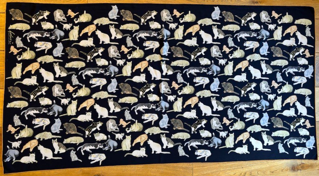 FABRIC FRONTLINE large Foulard avec des Chats (D'occasion) à Zürich ...