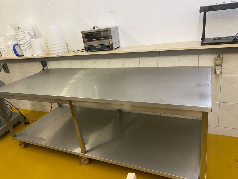 Gastro Chromstahl Tisch 250cm X 100cm, hohe 90cm (Gebraucht) in Rorschach für CHF 914 – nur ...