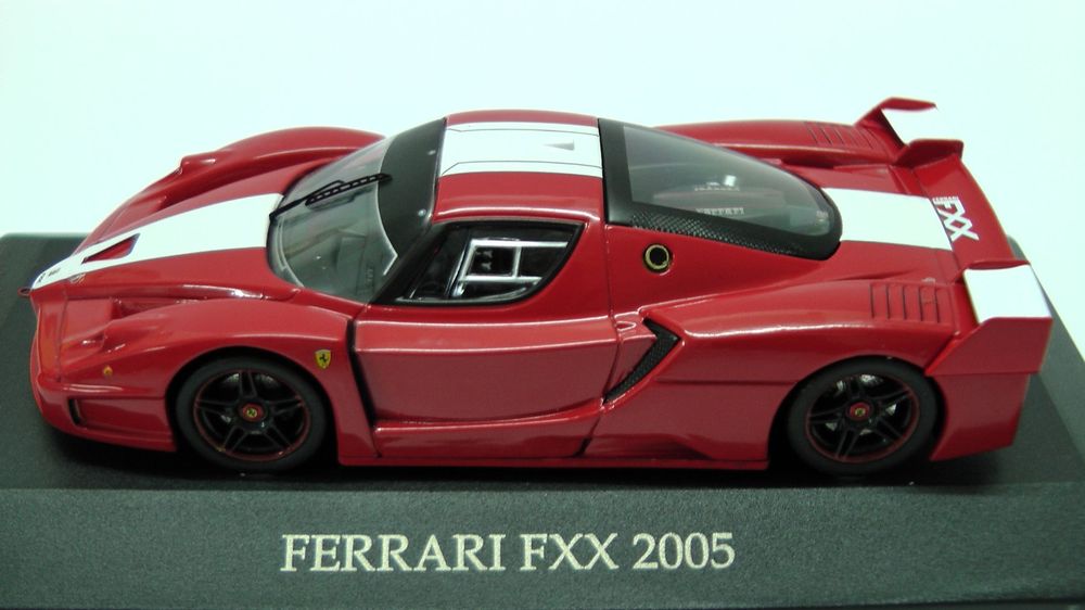 Ferrari FXX Red 2005 ixo FER031 1:43 (Neu und originalverpackt) in ...