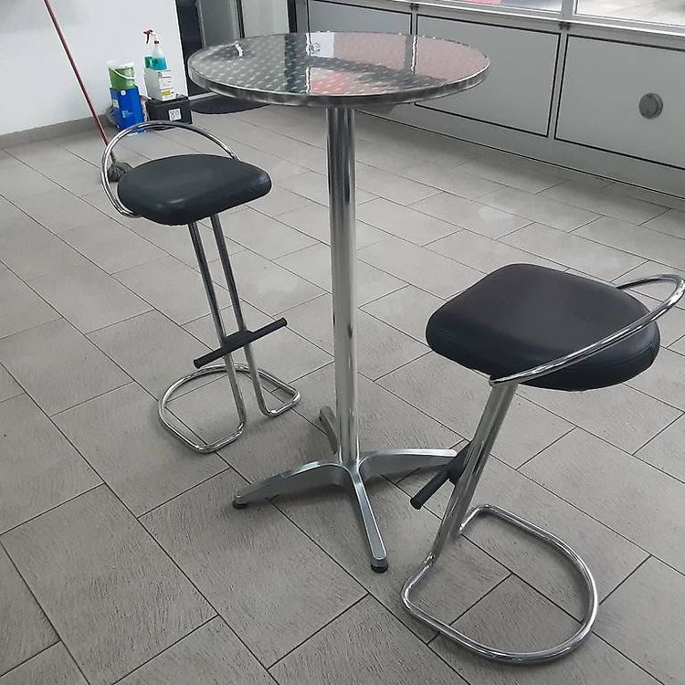 Bartisch mit Hocker (Gebraucht) in Emmenbrücke für CHF 110 – nur ...