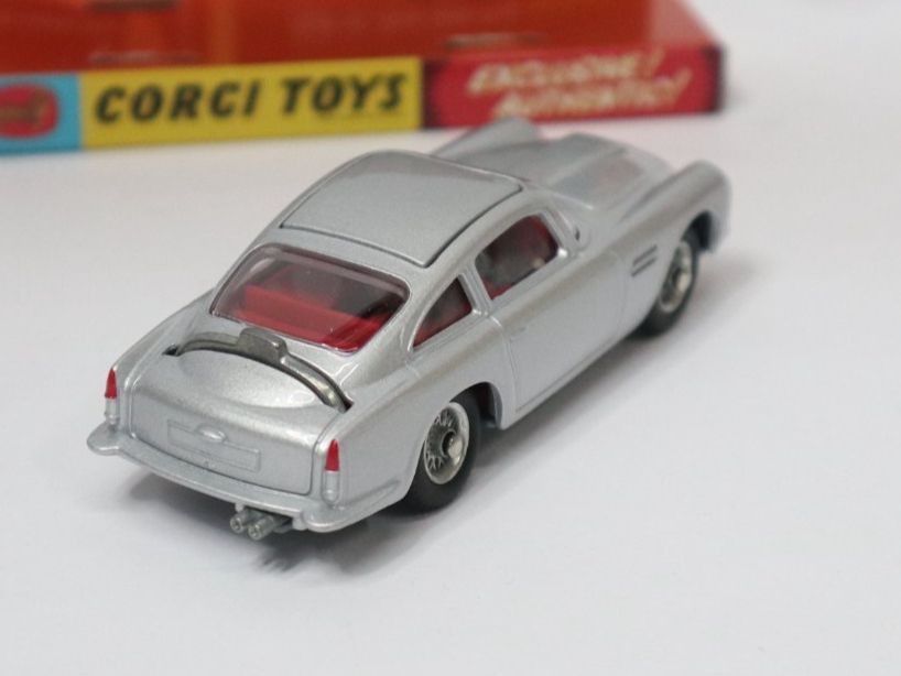 Corgi 007 James Bond Aston Martin DB5 Goldfinger neu (Neu und ...