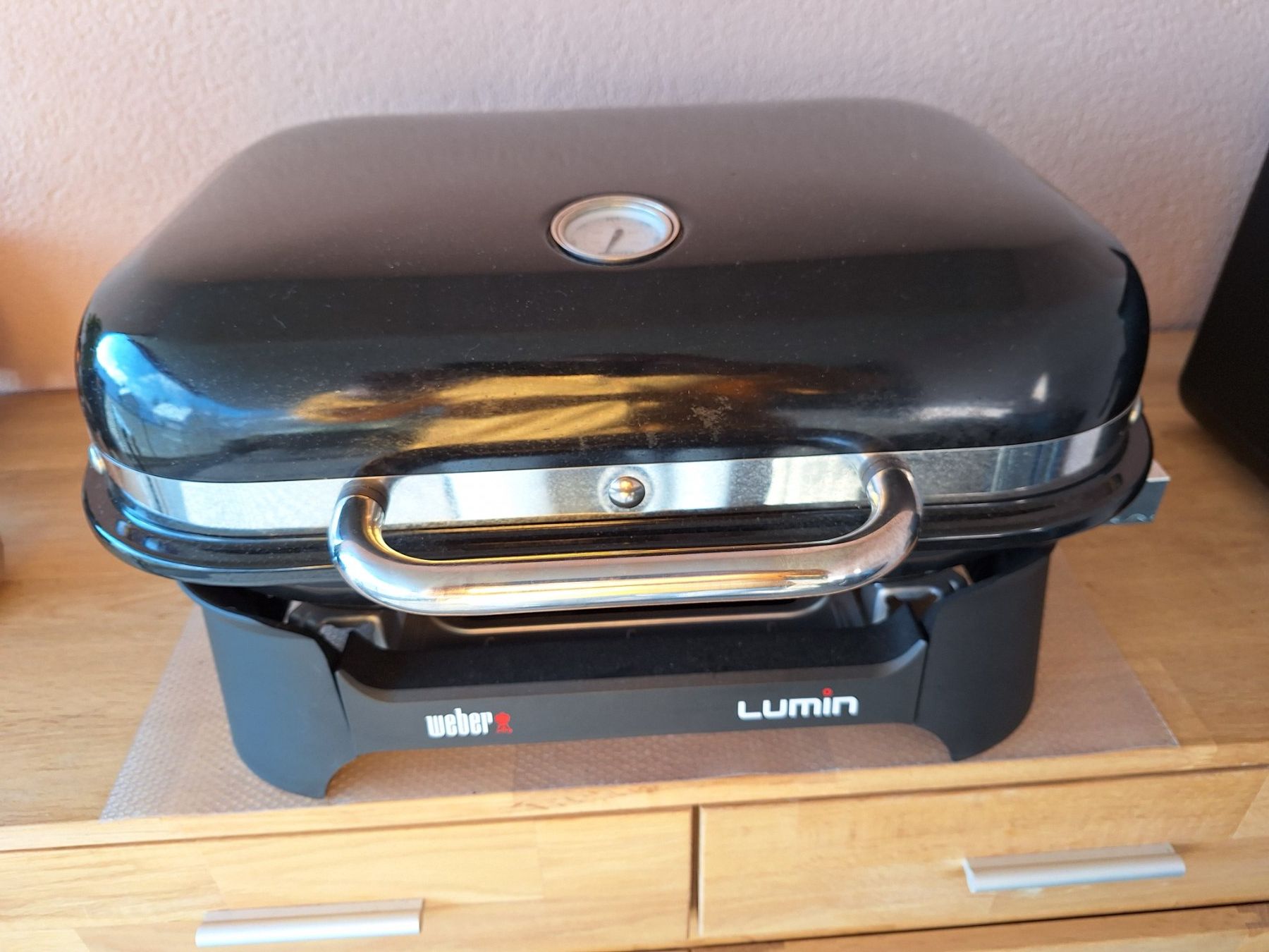Weber Lumin Elektrogrill - ideal für Balkon & Terrasse! (Gebraucht) in ...