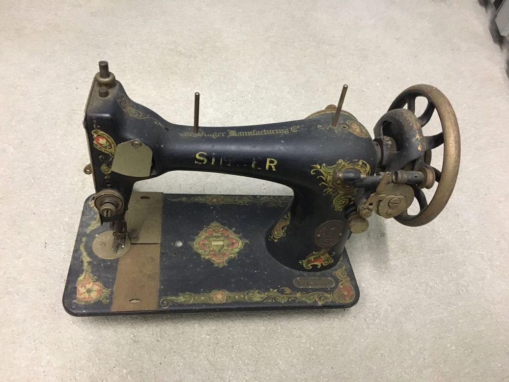 Vecchia macchina per cucire Singer (Gebraucht) in Melano für CHF 40 ...
