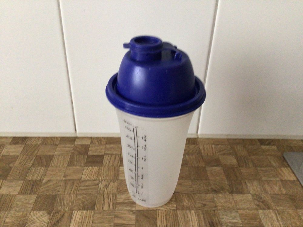 Tupperware Shaker (Gebraucht) in für CHF 5 – mit Lieferung auf Ricardo ...