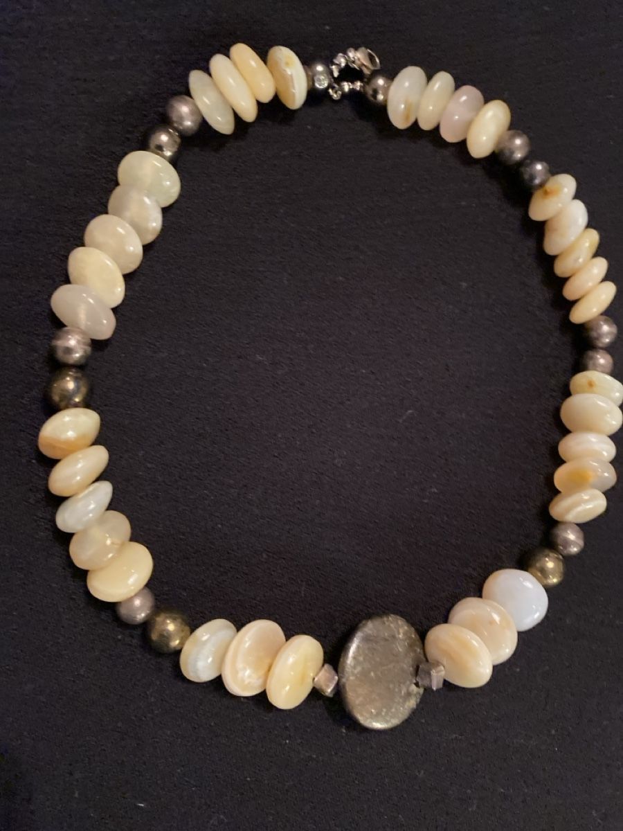 Echte Steinkette mit Pyrit echten Silberverschluss und Kugel (Gebraucht) in Dübendorf für CHF 25 ...