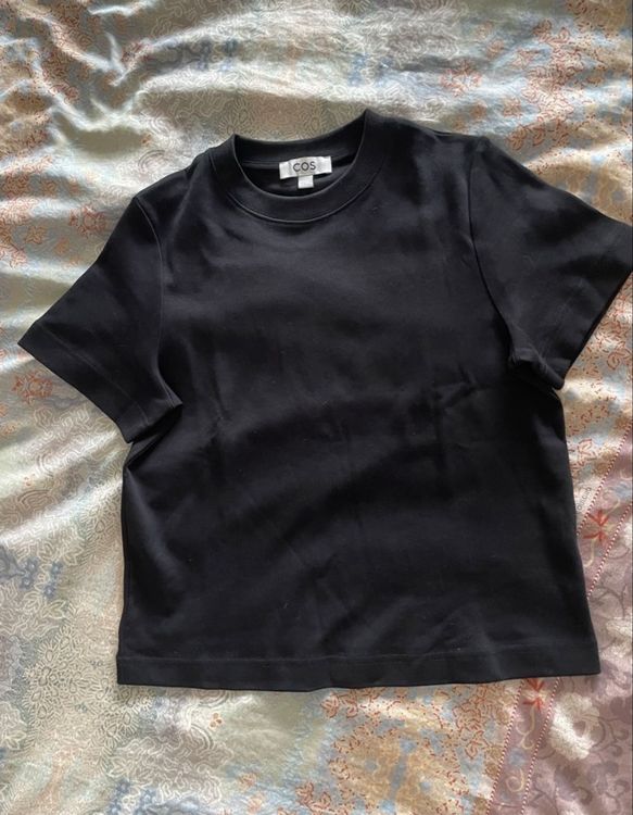 COS Classic Clean Cut Black T shirt | Kaufen auf Ricardo