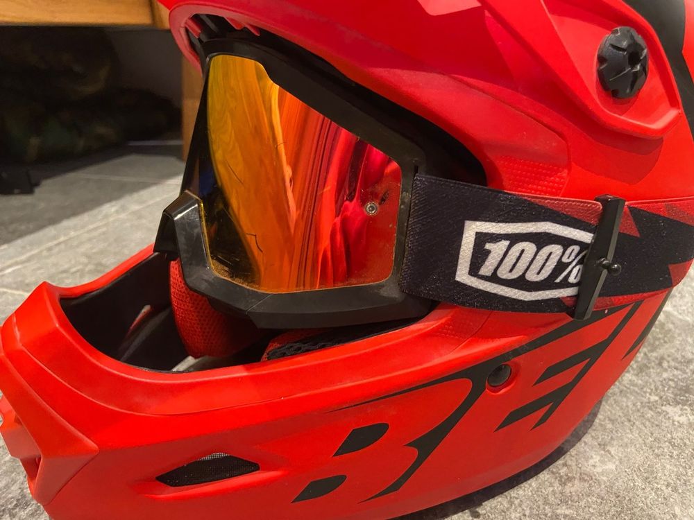 Spannende Downhill Helm Mit Brille Und Bewertung