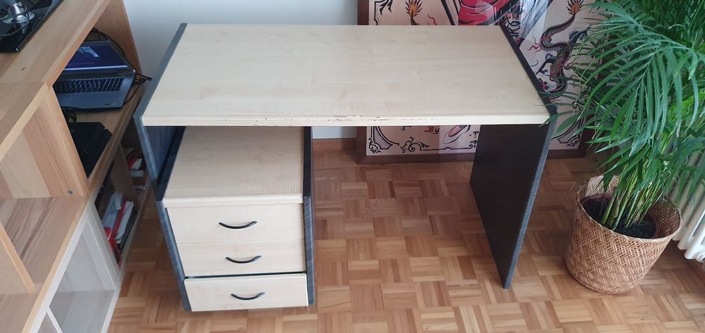 Pult (Gebraucht) in Basel für CHF 10 – nur Abholung auf Ricardo kaufen