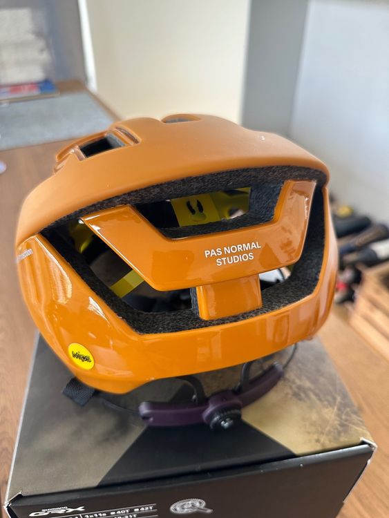 Pas Normal Studios PNS Velohelm Falconer M- MIPS Road helmet | Kaufen ...