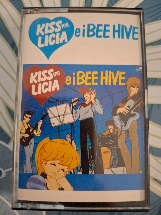 Kiss Me Licia E I Bee Hive (Cass) (Gebraucht) in Genestrerio für CHF 1 ...