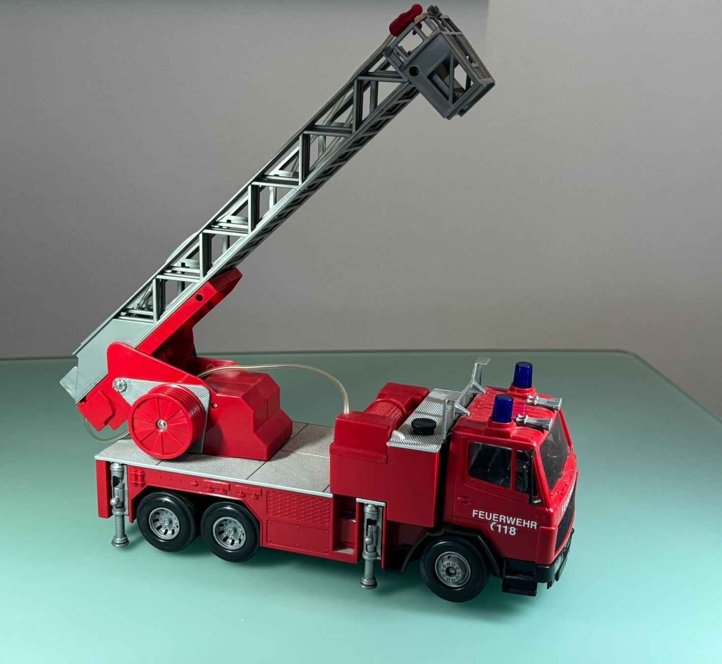 Feuerwehrwg mit großer Leiter * 1:22.5 * camion pompiers 118 (Gebraucht ...