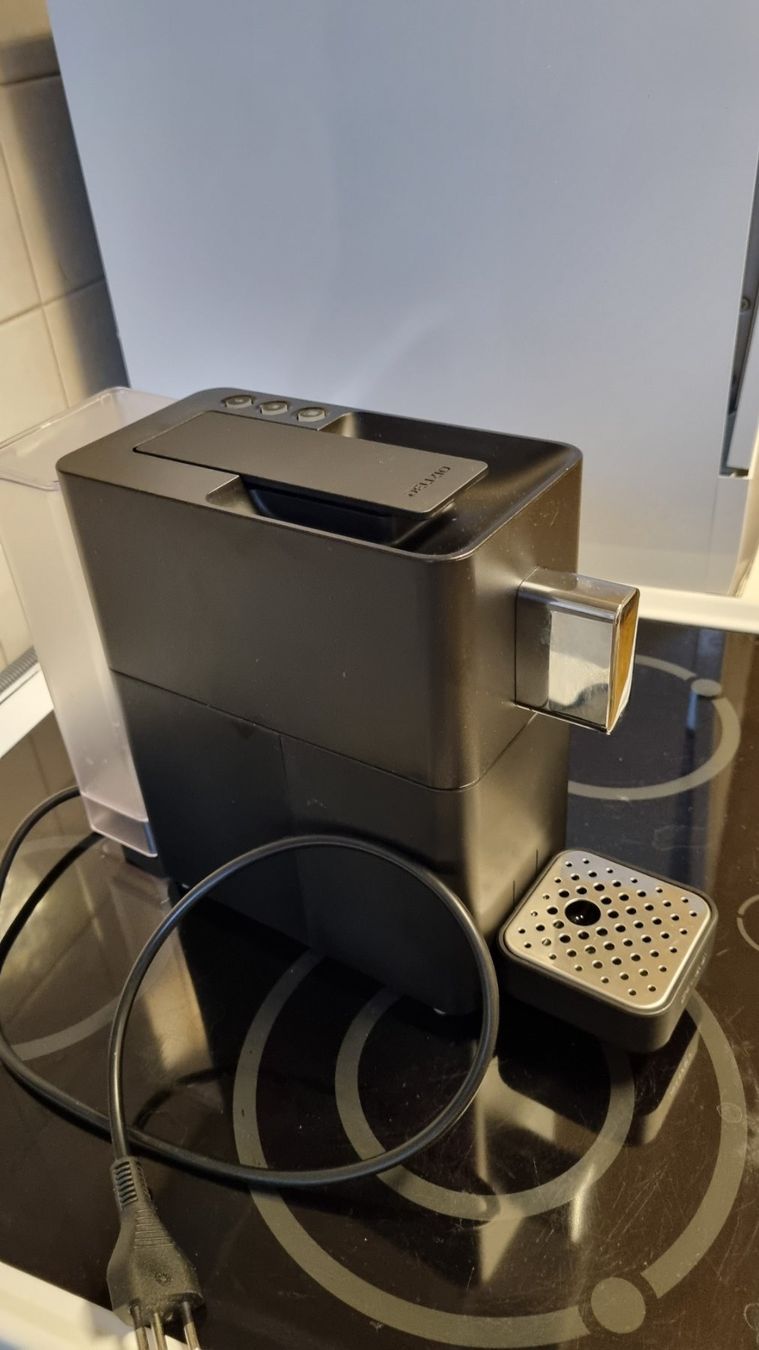 Machine à café DELIZIO Carina noir + 48 capsules (Gebraucht) in La ...