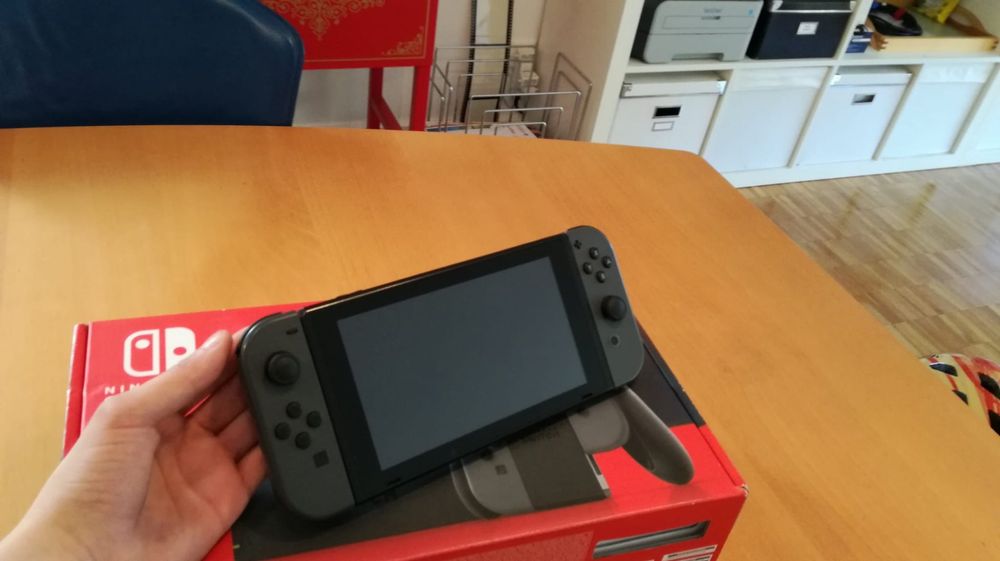 Nintendo Switch Generation 2 mit viel Zubehör (Gebraucht) in Reinach BL ...