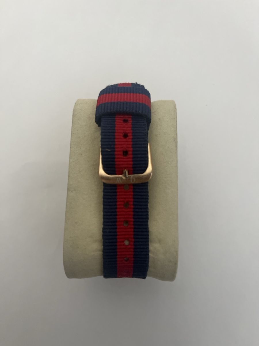 Daniel Wellington Uhr (Neu (gemäss Beschreibung)) in Zug für CHF 40 ...