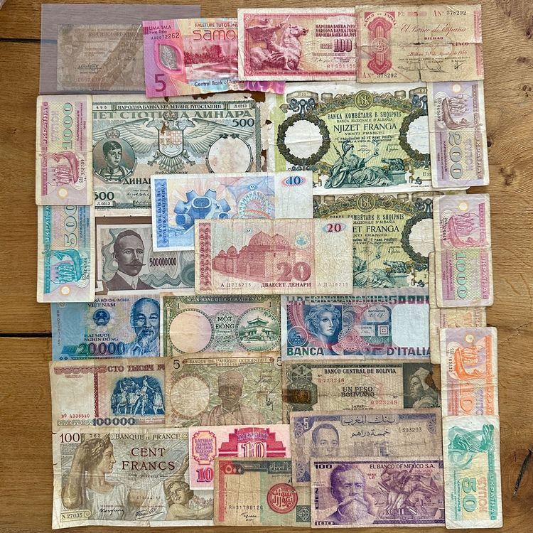 Beschädigte Banknoten / Damaged banknotes (Gebraucht) in Unterägeri für ...