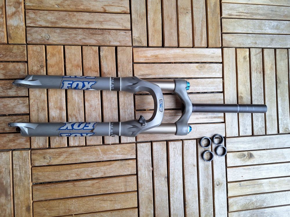 FOX Talas RLC 26 zoll 1 1/8" Schaft mit ca. 24.5 cm Länge. (Gebraucht ...