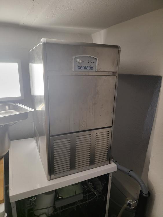 Icematic E 25 W Eiswürfelmaschine / Eisbereiter (Gebraucht) in für CHF ...