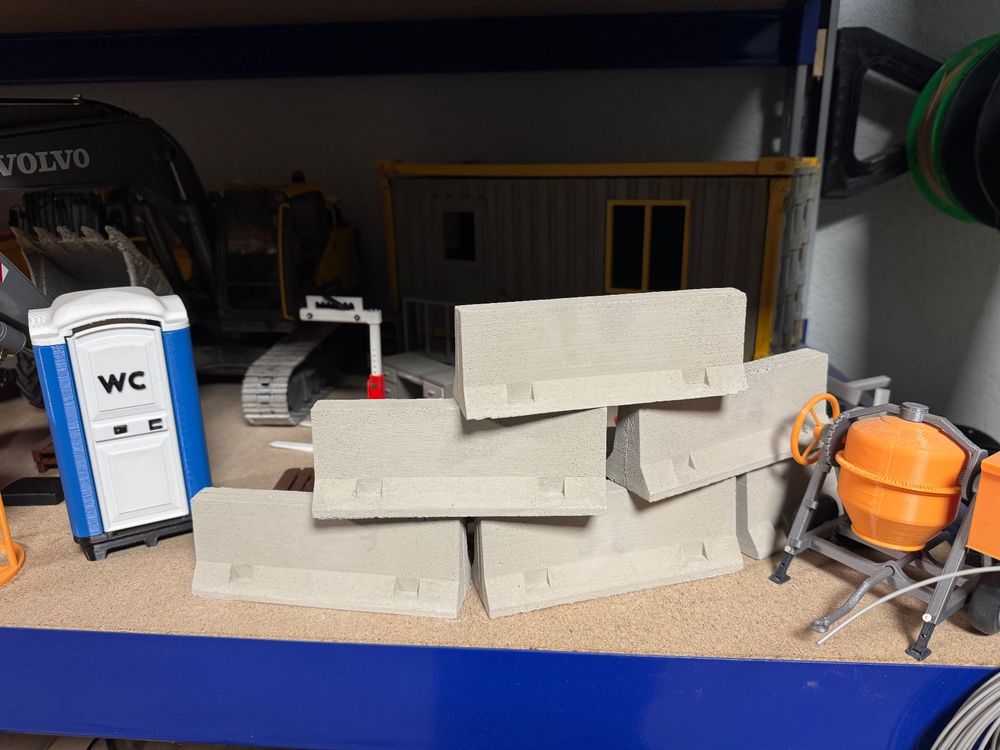 Betonbarriere 1:14 (Gebraucht) in Tuggen für CHF 8.5 – mit Lieferung ...