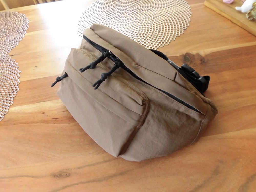 Body bag/Gürteltasche/GU/Brown aus Japan New! | Kaufen auf Ricardo