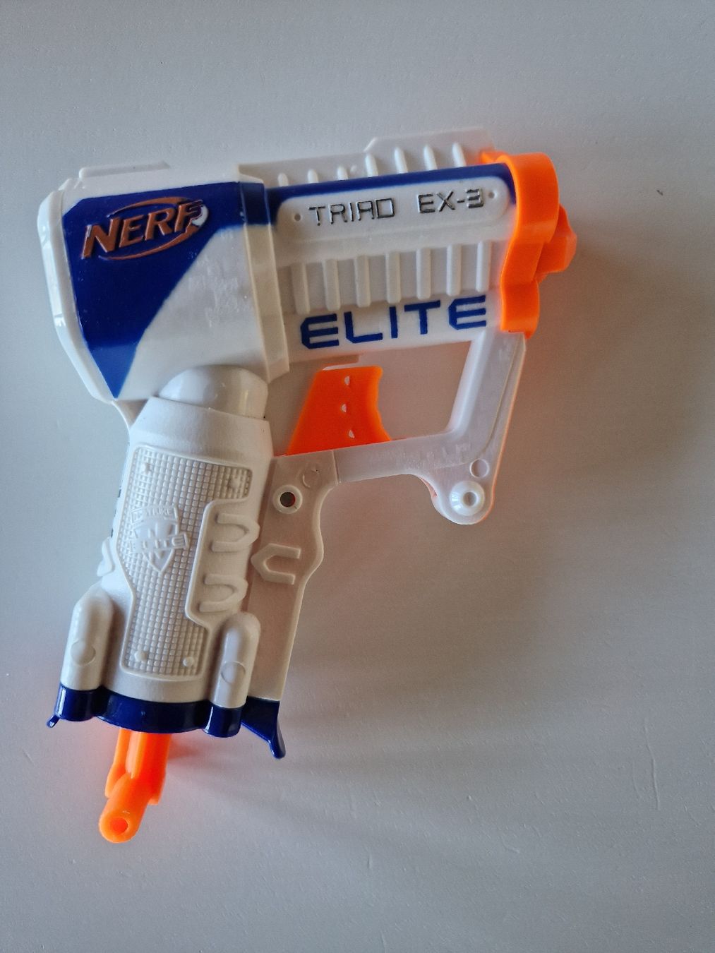 Nerf Elite Triad EX-3 - klein, kompakt, stark (Gebraucht) in Herisau ...