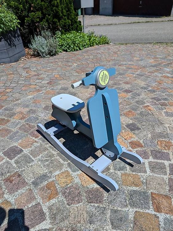 Holz Schaukel Vespa Roller Kinder (Gebraucht) in Fislisbach für CHF 10 – nur Abholung auf ...