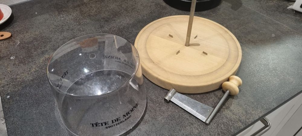 Girolle für Tête de moine - Neuwertig (D'occasion) à Spiegel b. Bern ...