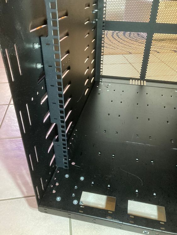 19 Zoll Rack auf Rollen | Kaufen auf Ricardo