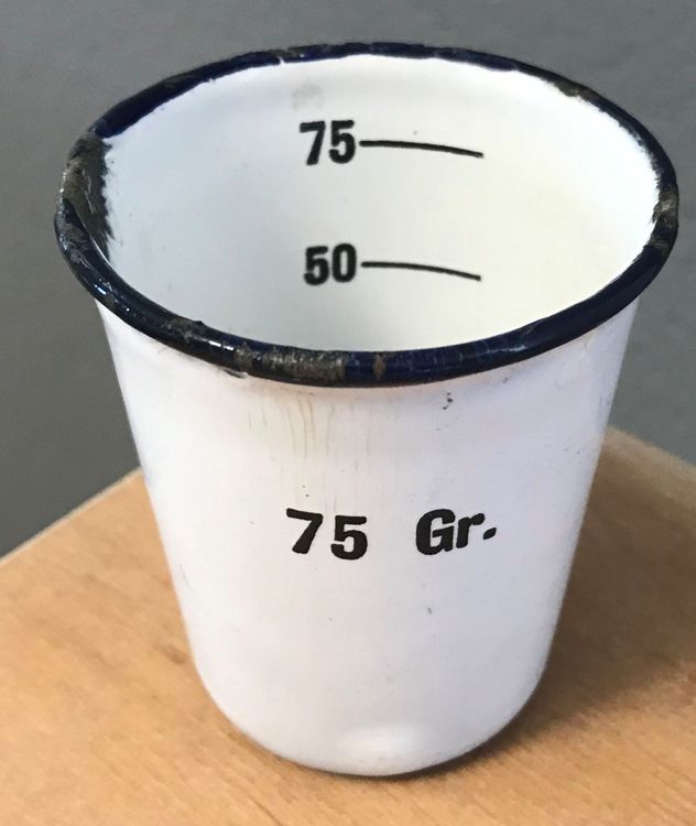 Vintage Email MESSBECHER Emaille weiss Becher alt | Kaufen auf Ricardo