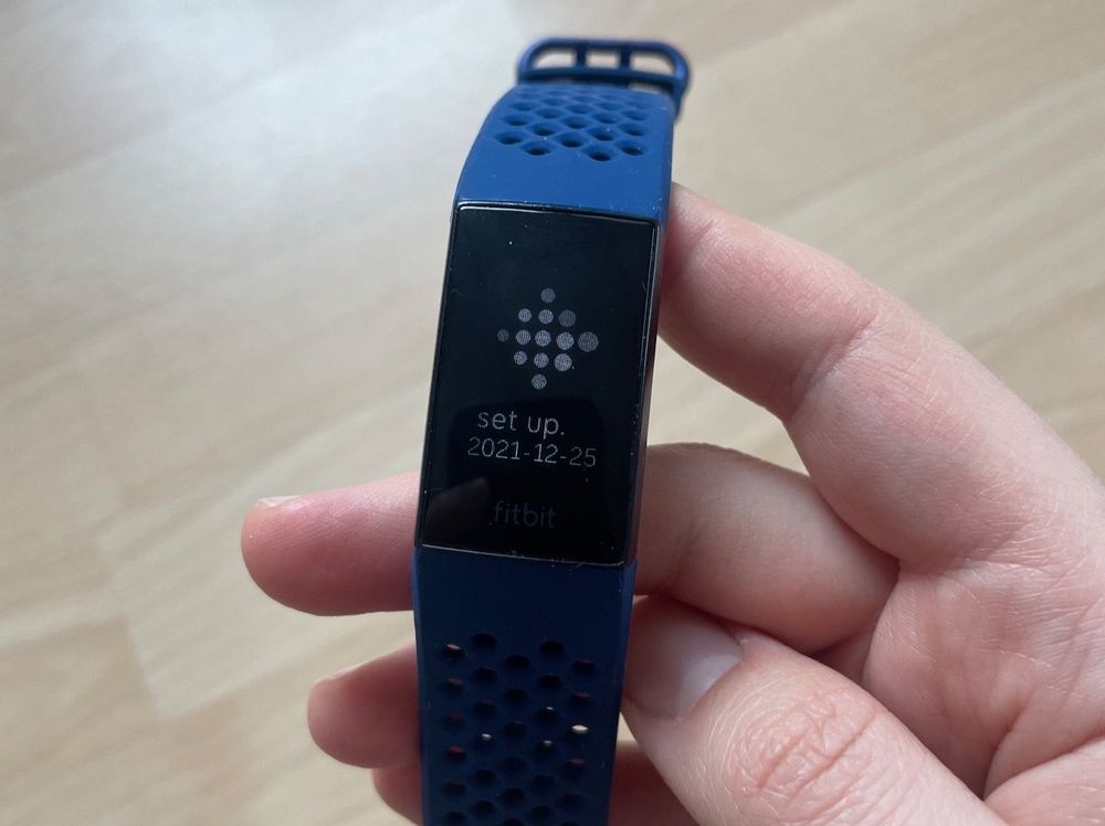 Fitbit Charge 4 | Kaufen auf Ricardo