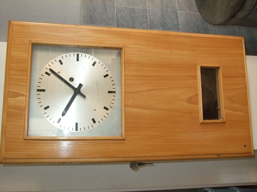 JSGUS Signaluhr (Gebraucht) in Muhen für CHF 50 – nur Abholung auf ...