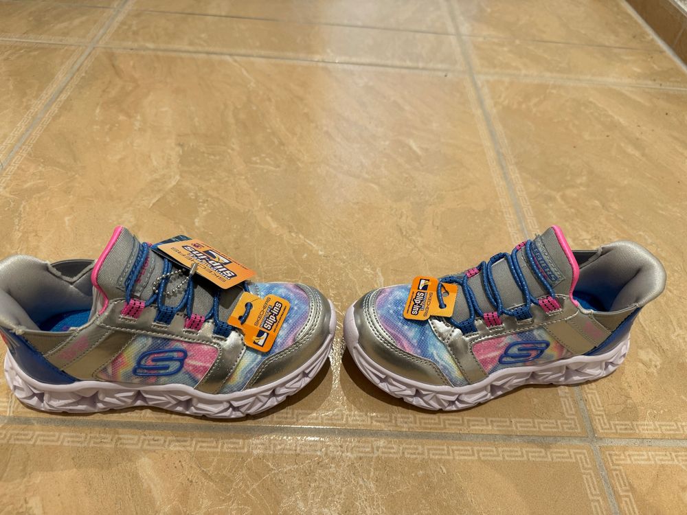 Skechers neue Blinke Sneakers, 28.5 (Neu und originalverpackt) in ...